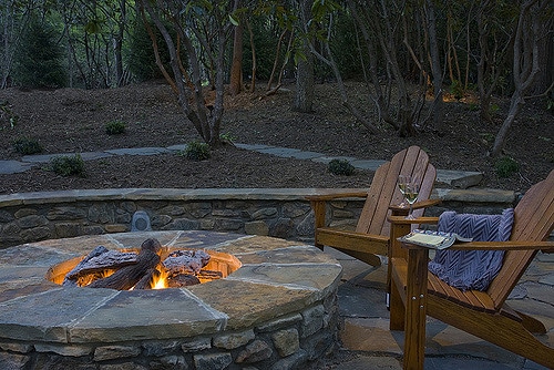 Create the Perfect Fire Pit This Fall ⎜ Stone Projects